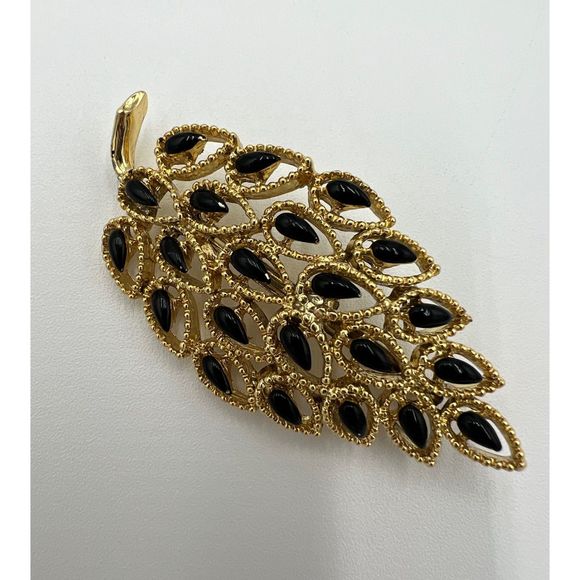 Gerry'S | Jewelry | Vintage Gerrys Gold Tone And Black Brooch Textured Gold Leaf Design Signed ...